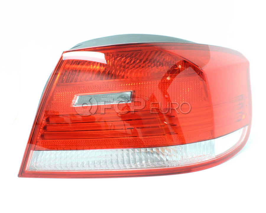 BMW Rear Light In The Side Panel Right - Genuine BMW 63217162302 | FCP Euro